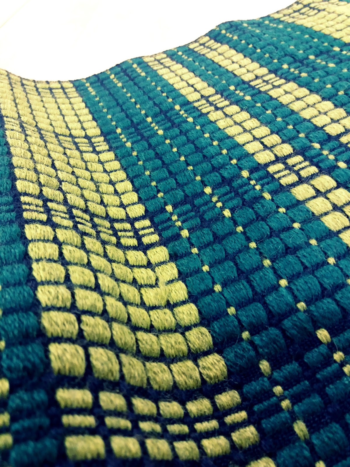 Luovat kädet: Suoraruutuinen raanu