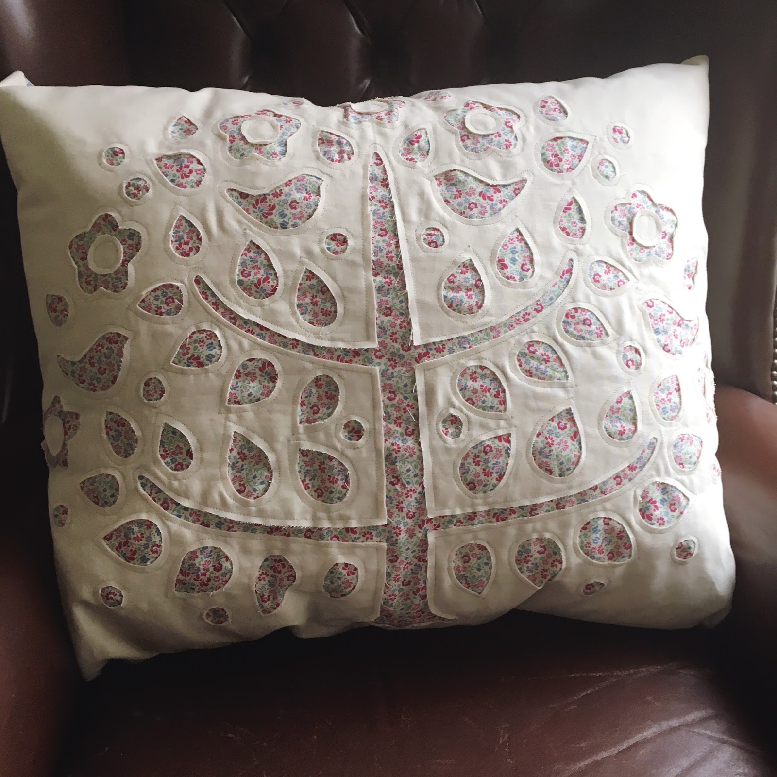 tree pillow and merry go round quilt / CHARM ABOUT YOU