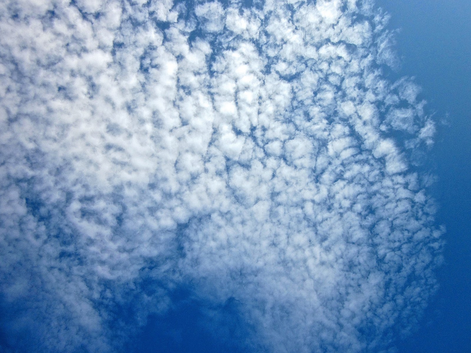 jkwgalleries: Clouds here and there and a Fountain