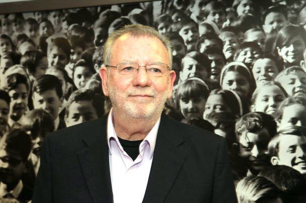 LA LITERATURA Y LA VIDA: 6 poemas de Oscar Hahn (víctima de Pinochet)