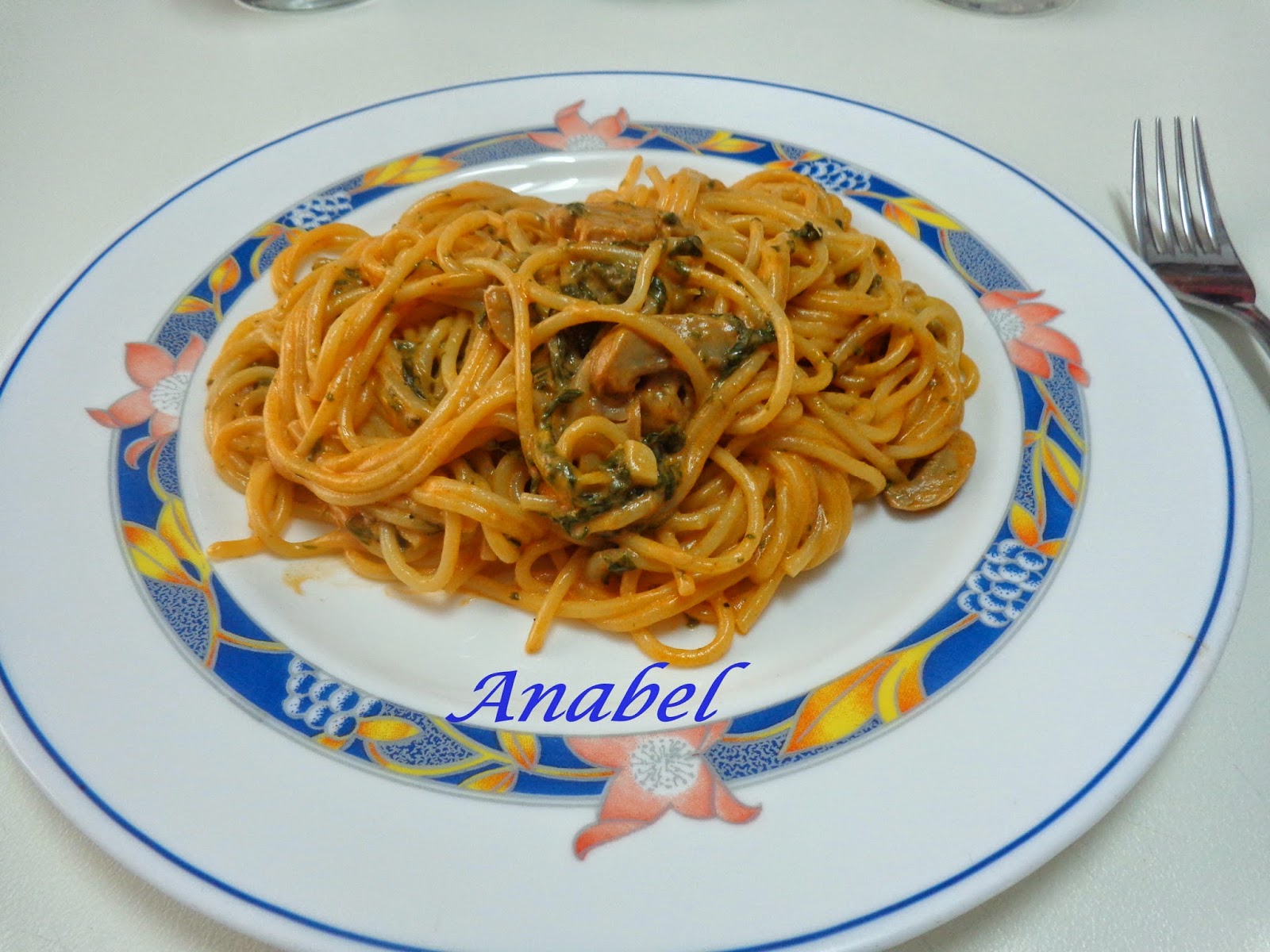 UN POCO DE TODO: PASTA EN SALSA PRINCESA