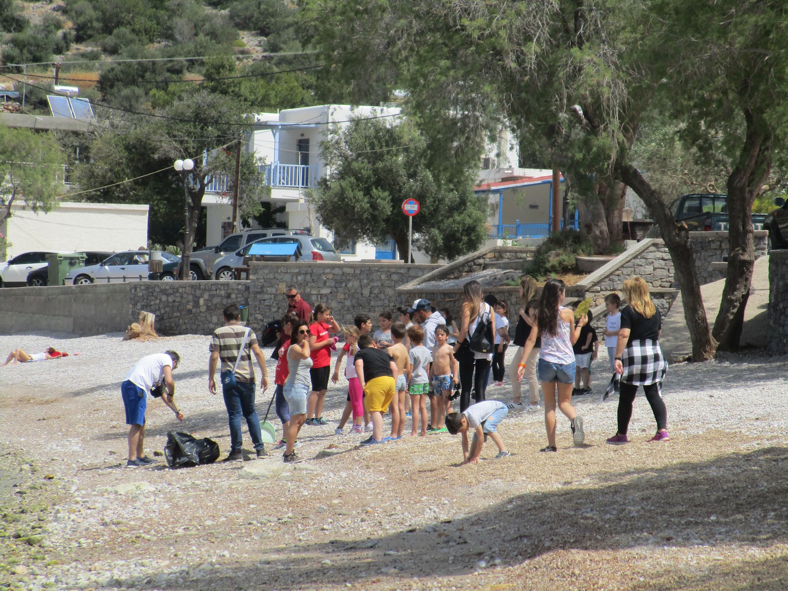 Πεντακαθαρη Αφησαν την Παραλια Αγιου Βασιλειου Μαθητες και Εθελοντες ...