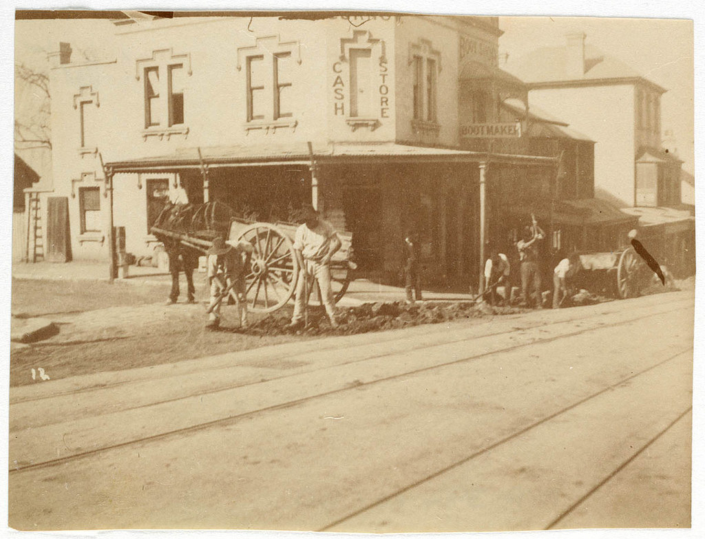 30 Amazing Candid Snapshots of Sydneysiders and Sydney’s Bustling ...