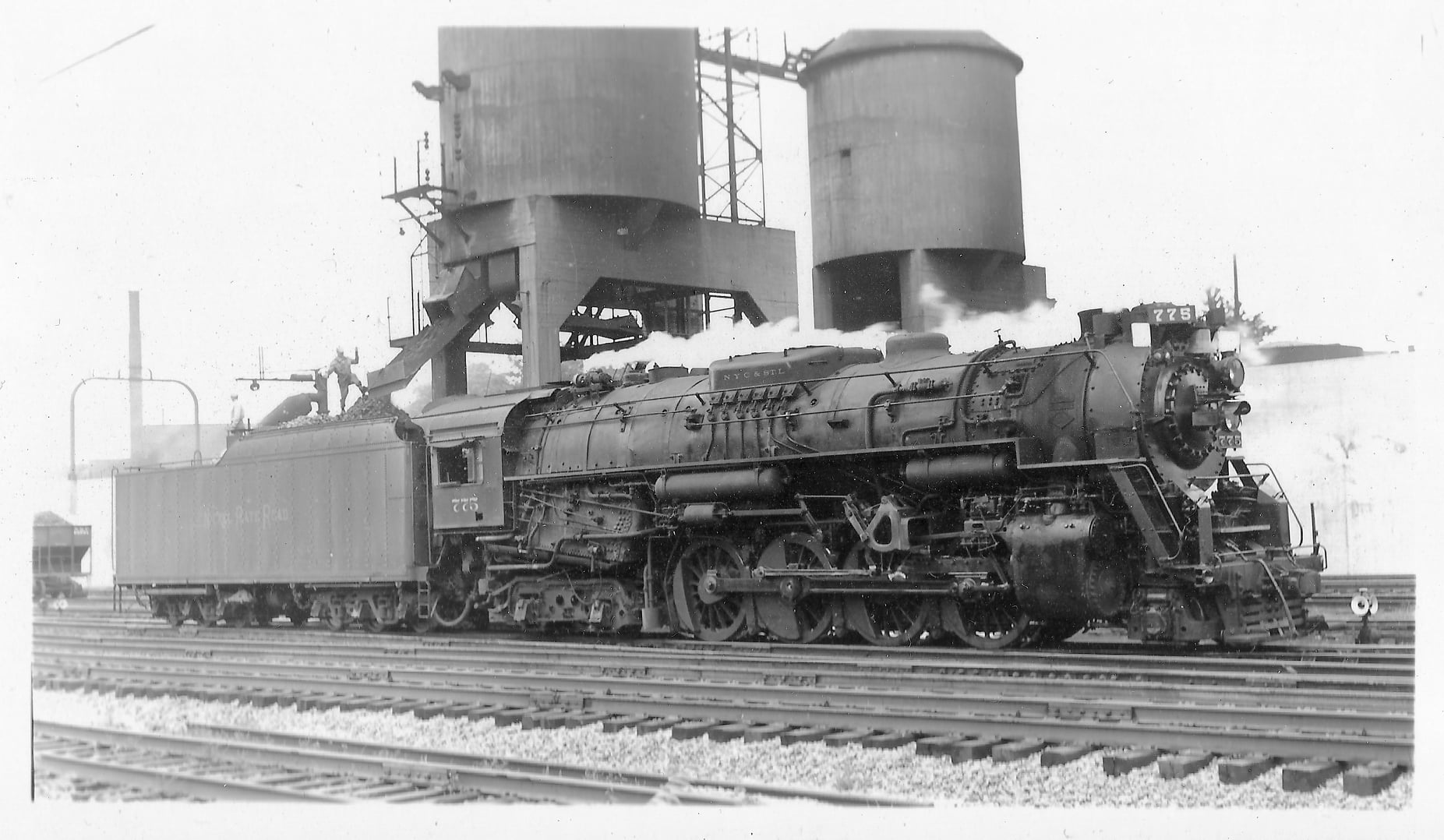 Towns and Nature: Cleveland, OH: NS/NKP Yard and Coaling Tower