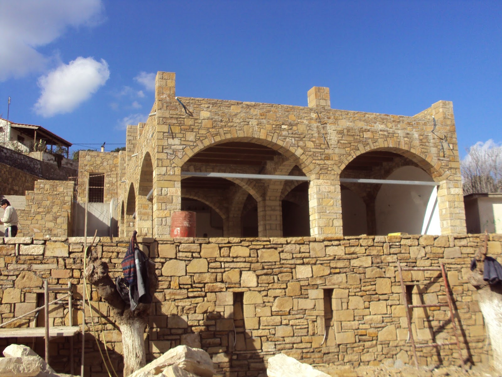 ΚΡΗΤΙΚΑ ΦΥΣΙΚΑ ΠΕΤΡΩΜΑΤΑ: ΓΕΡΑΚΑΡΙ AGKALI HOMES
