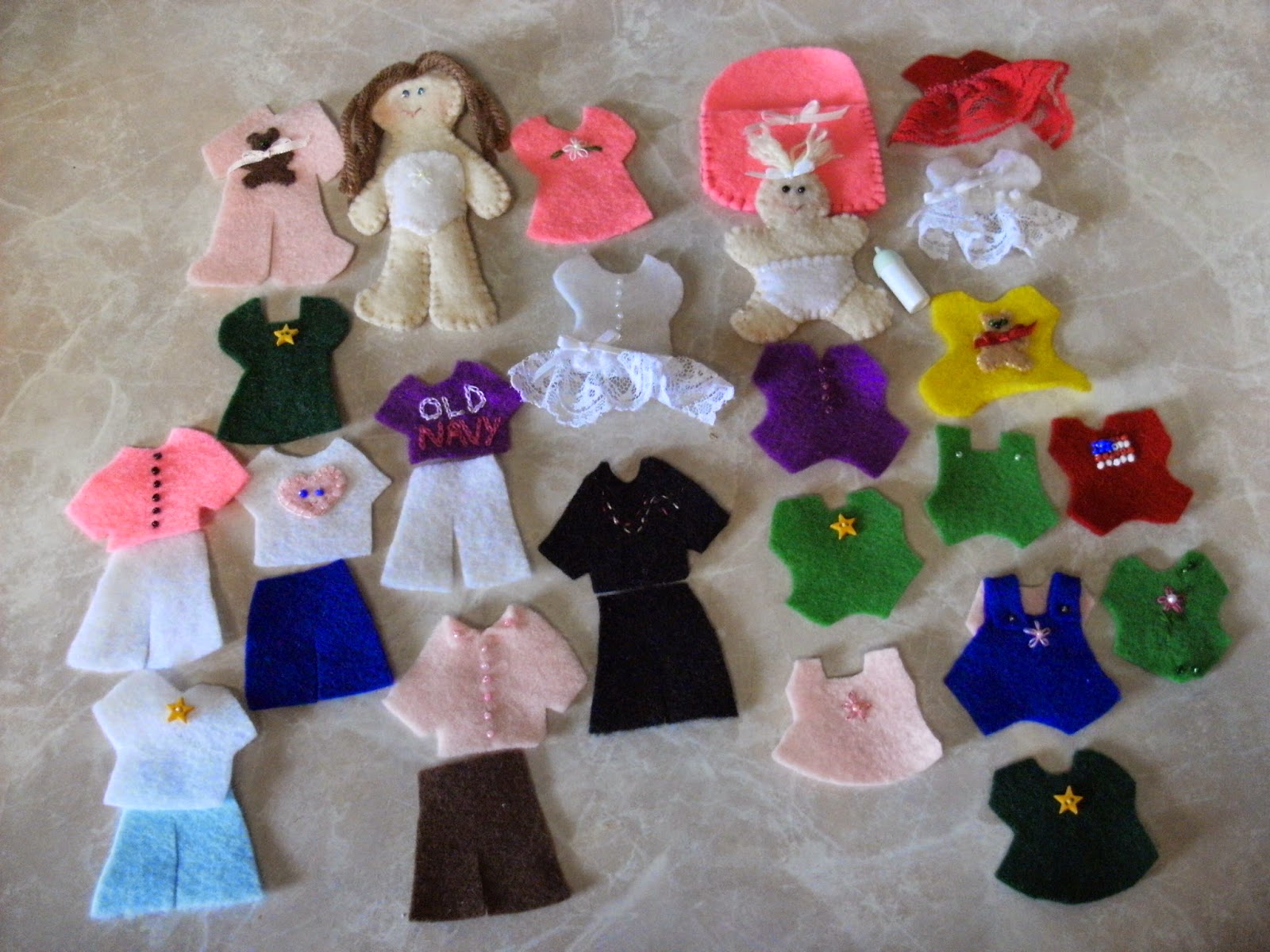 MAKLINGS : FLAT FELT DOLLS