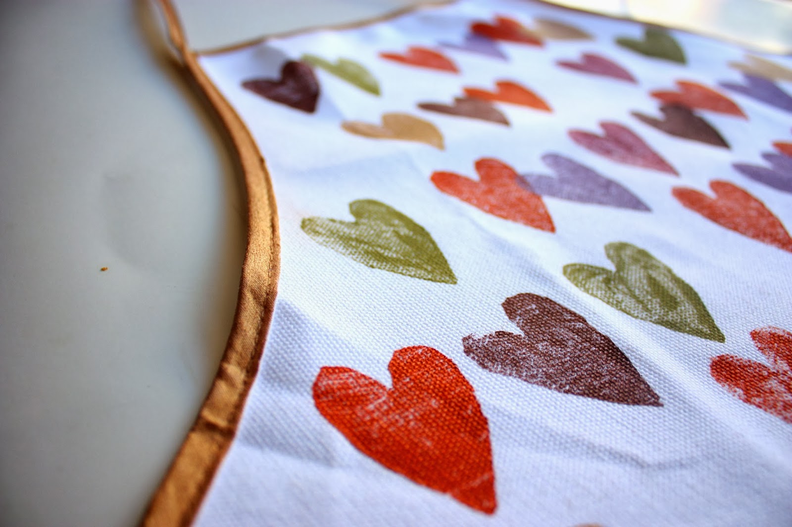 DIY Hand-Stamped Heart Apron for your Holiday Cooking/Gifting/EATING ...