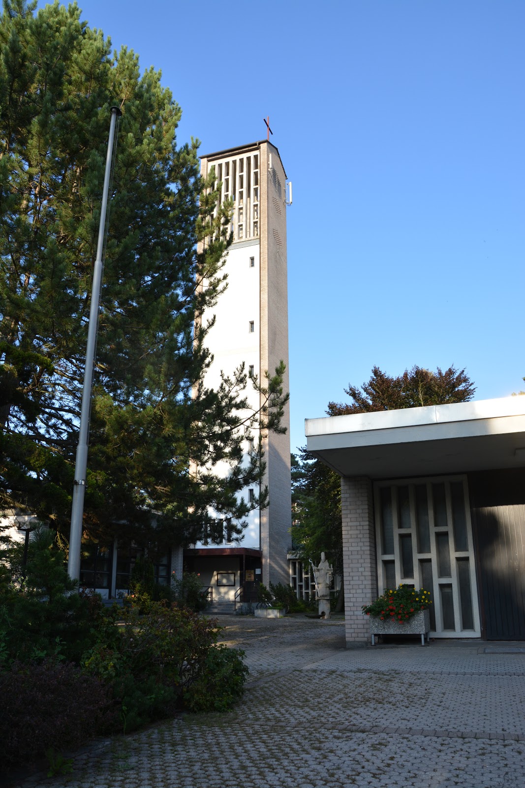 Nürnberginfo: St. Wunibald in Falkenheim