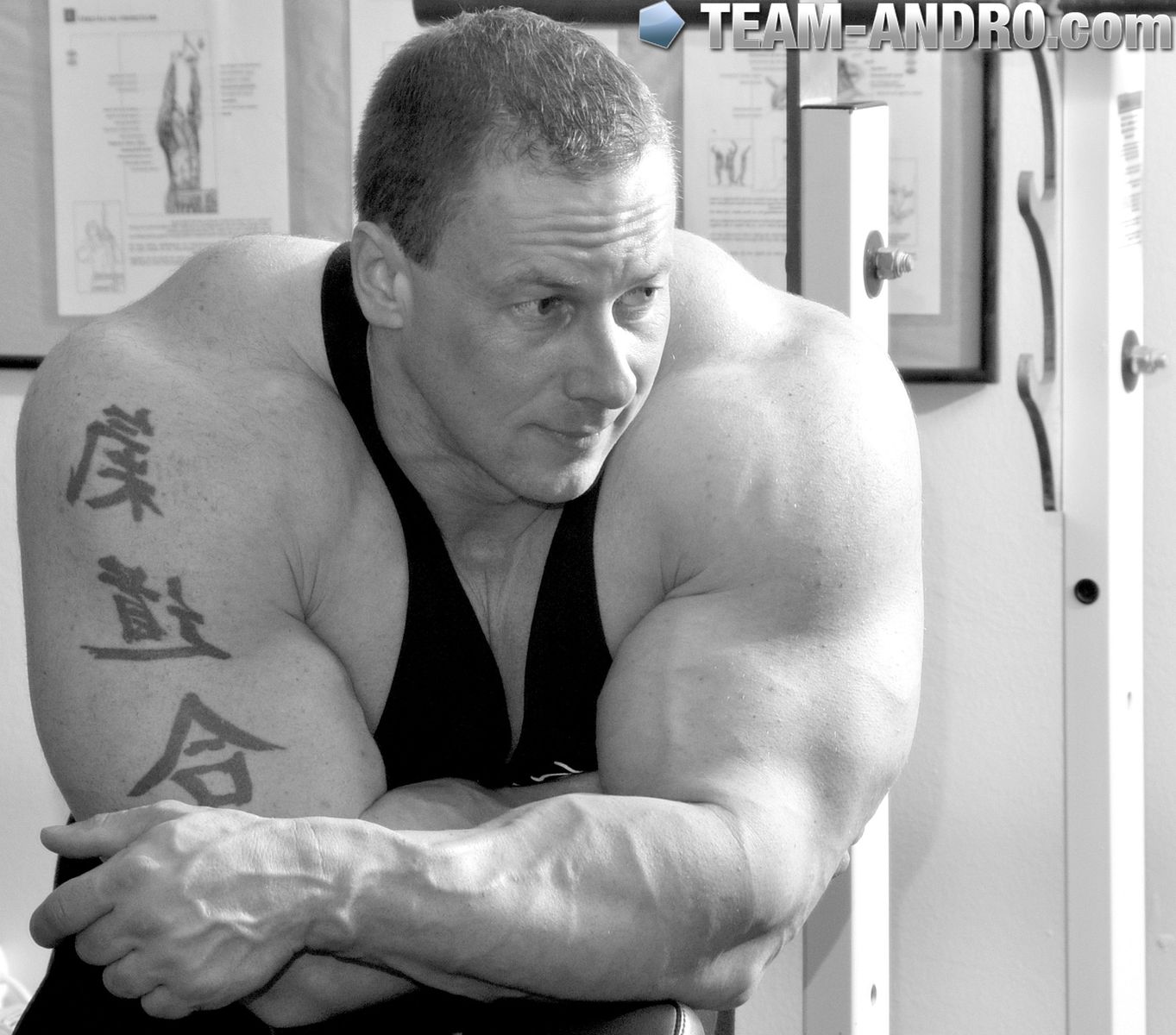 Muscle Lover: German muscle beast Matthias Botthof