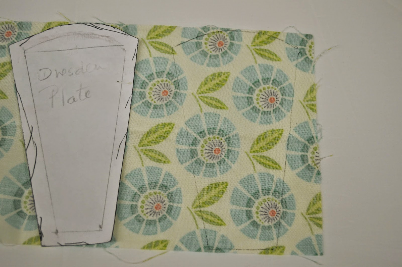 THE QUILT BARN: Vintage Quilt Tutorial: Dresden Plate Part 1