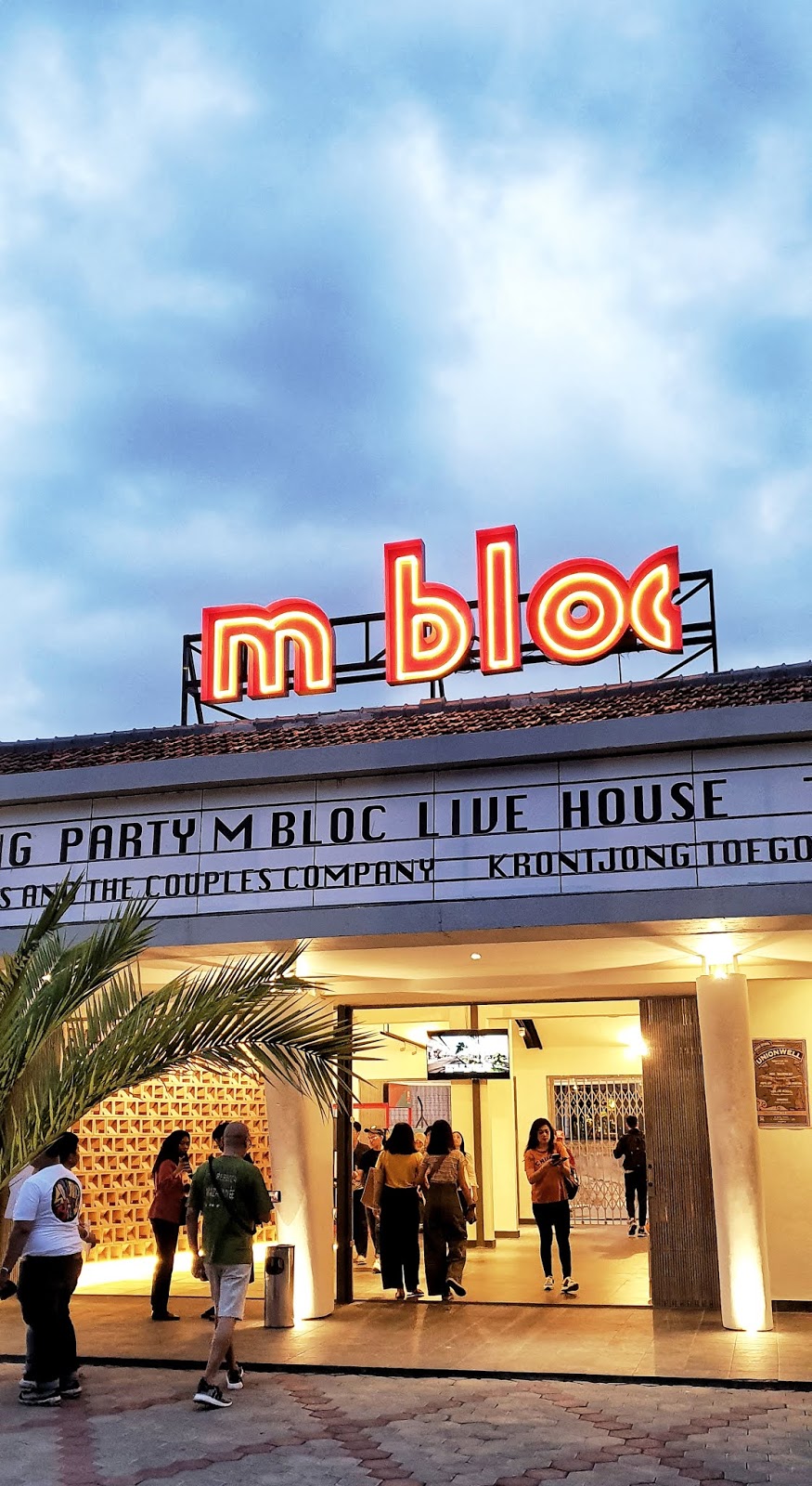 PANDA JAJAN: Foto-Foto Seri di M Bloc Space