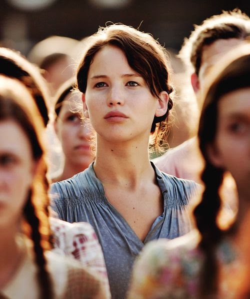 Between the Pages of this Bookish Life: Movie Review: The Hunger Games ...