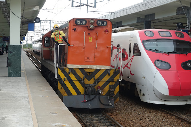 Blair's 鐵道攝影: R139柴電機車 / TRA R139 Diesel-electric Locomotive