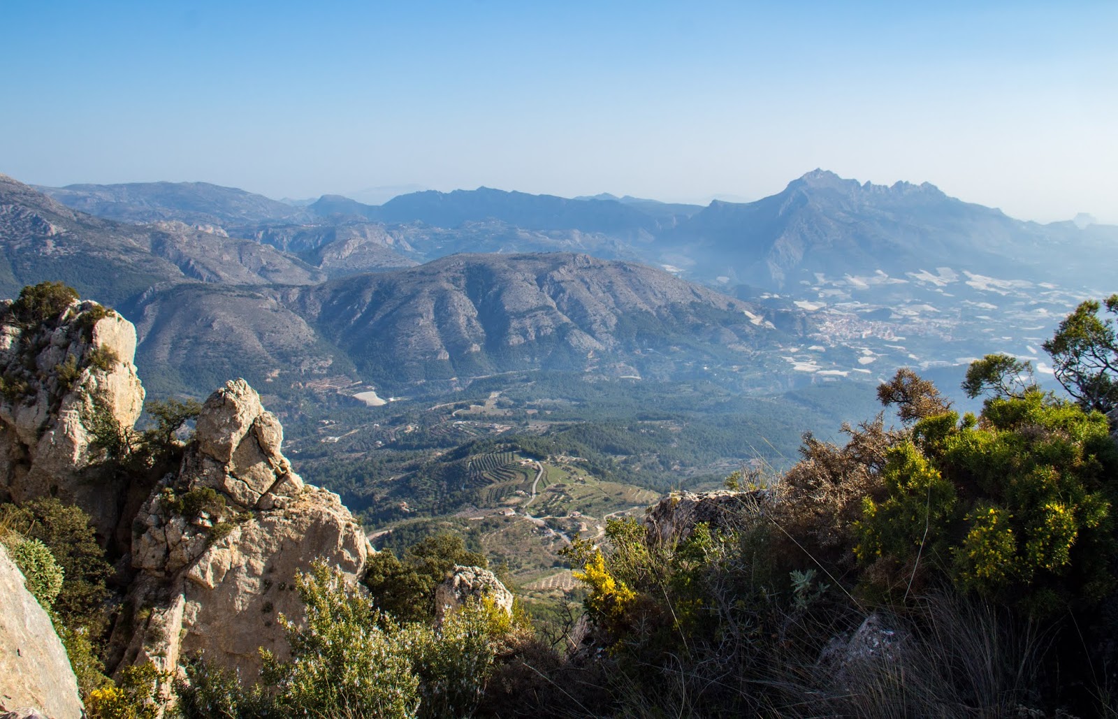 EL MADALLAR, EL PENYÓ ROC Y EL PENYÓ MULERO, DESDE LA FONT DEL PI.