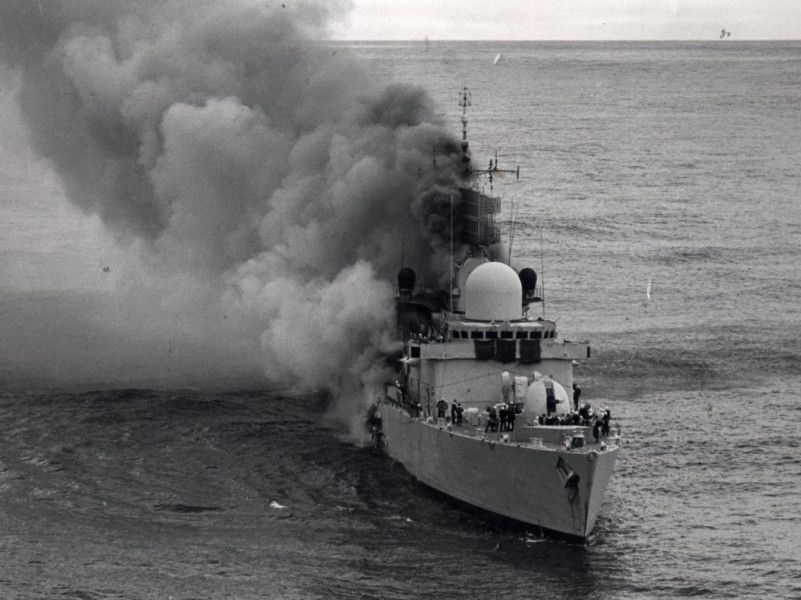 SI VIS PACEM, PARA BELLUM: La HMS Sheffield (D80) è stata il primo cacciatorpediniere ...