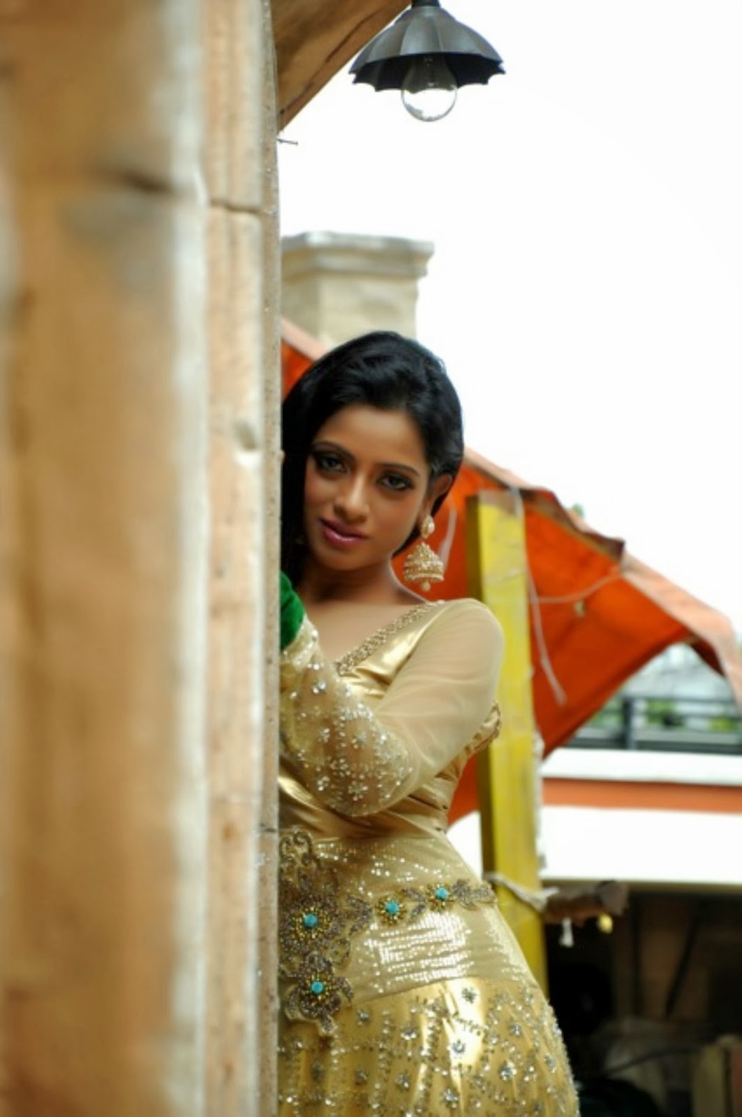 Udaya Bhanu Latest Photo Shoot Gallery Pink Dress and Saree - Sexy ...