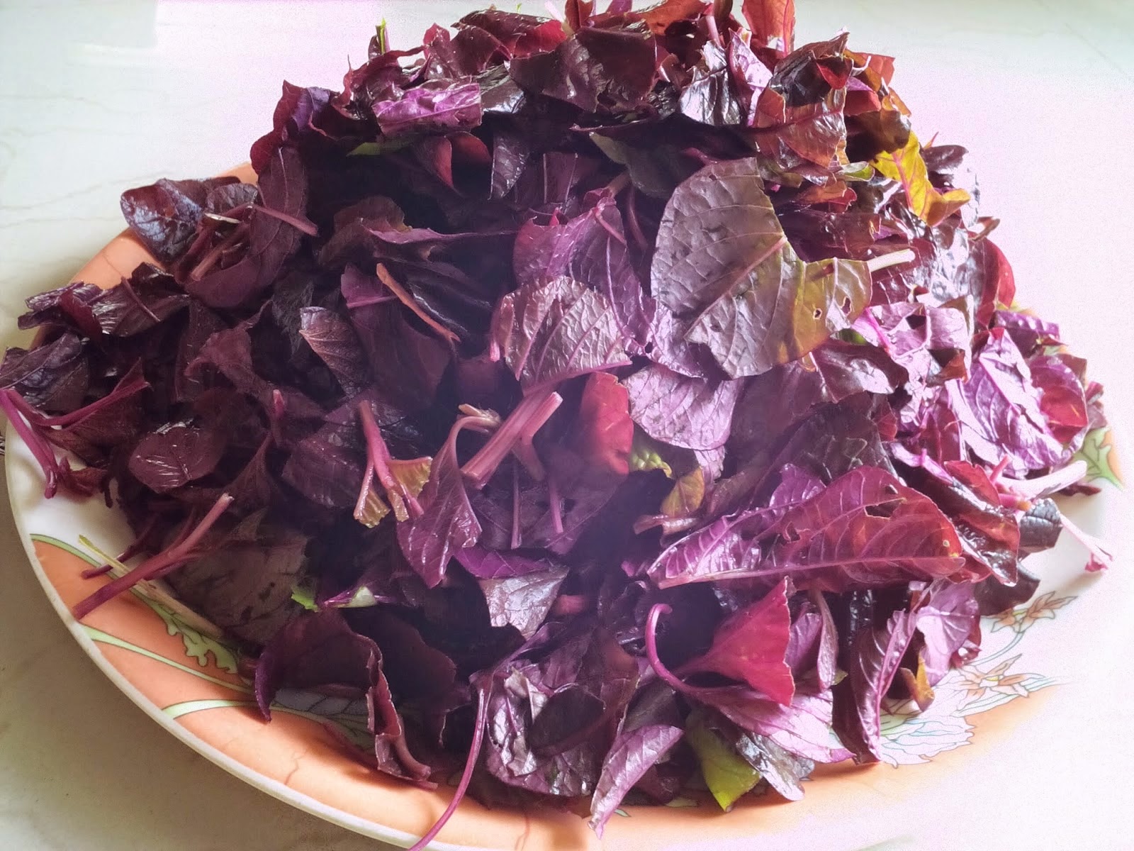 CHEERA AVIAL Chuvanna Cheera Red Amaranth Leaves Sevappu Keerai Cooked With Grated Coconut cheera-avial-chuvanna-cheera-red-amaranth-leaves-sevappu-keerai-cooked-with-grated-coconut