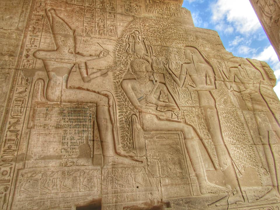 THE SPLENDOURS OF LUXOR: Ramses the Great and the Tree of Life