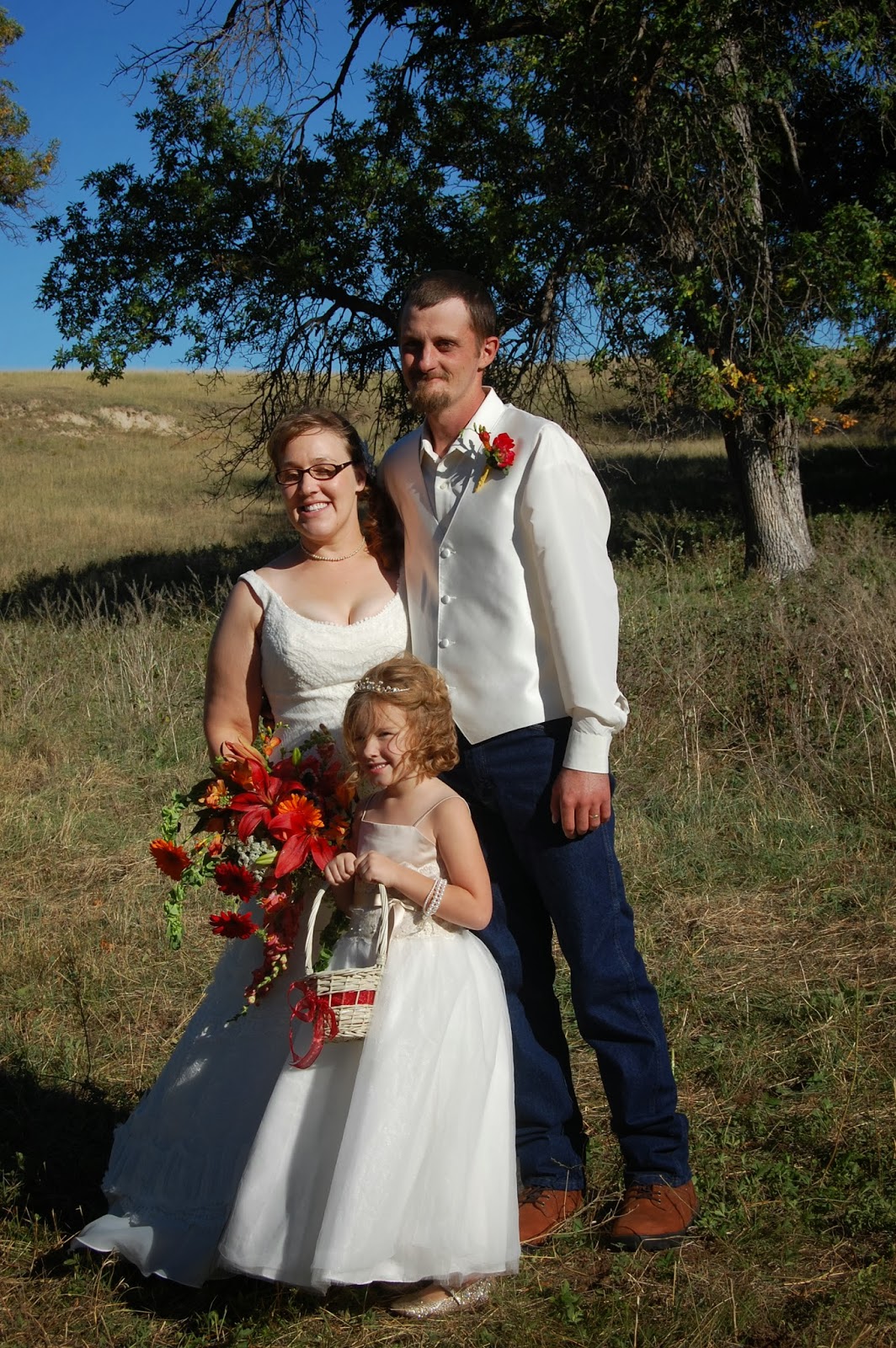 Nana Porcupine: Our first "COW PASTURE" wedding