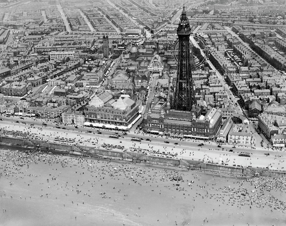 Britain From Above: 20 Amazing Historic Aerial Photographs of Britain ...