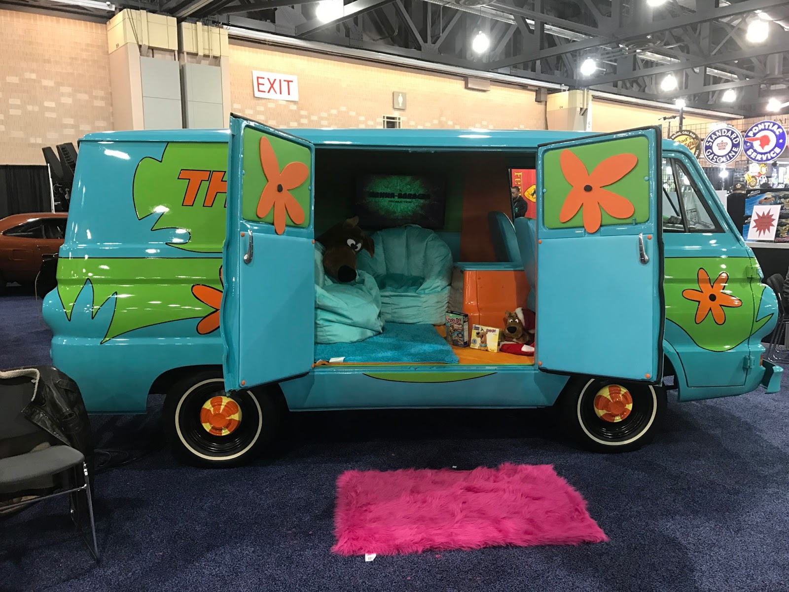ScoobyAddict's Blog: The Mystery Machine at the Philly Car Show