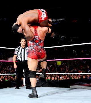 WWE In live!!!!: RYBACK vs JTG