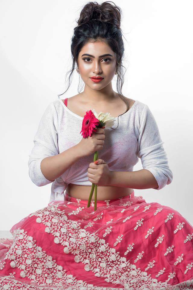 Jasmine Roy Best Photos