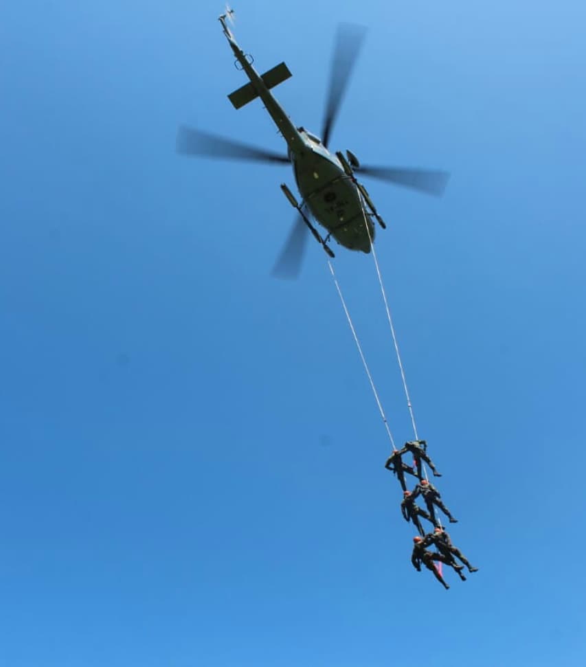 DEFENSE STUDIES: Latihan Suspention Airborne Operation (Stabo) Di ...