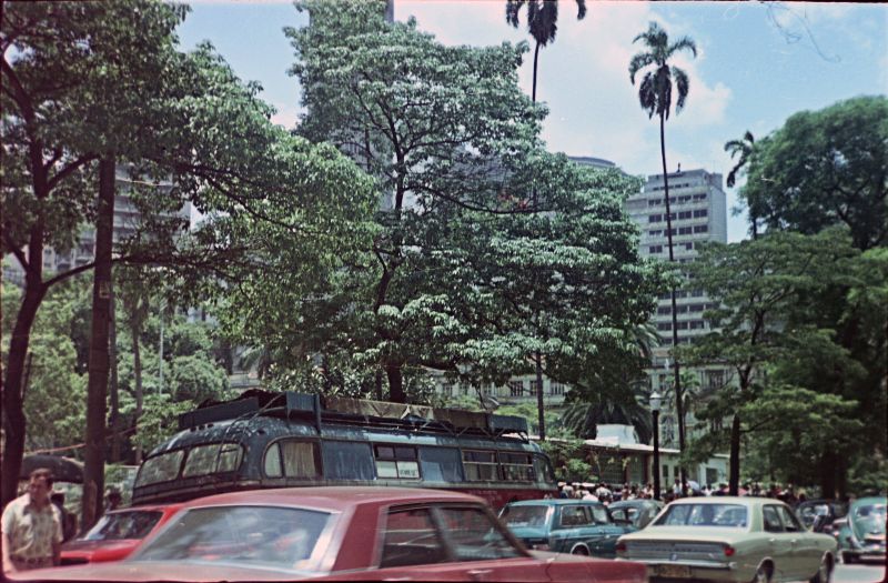 33 Fascinating Photos That Show Street Scenes of São Paulo, Brazil in ...