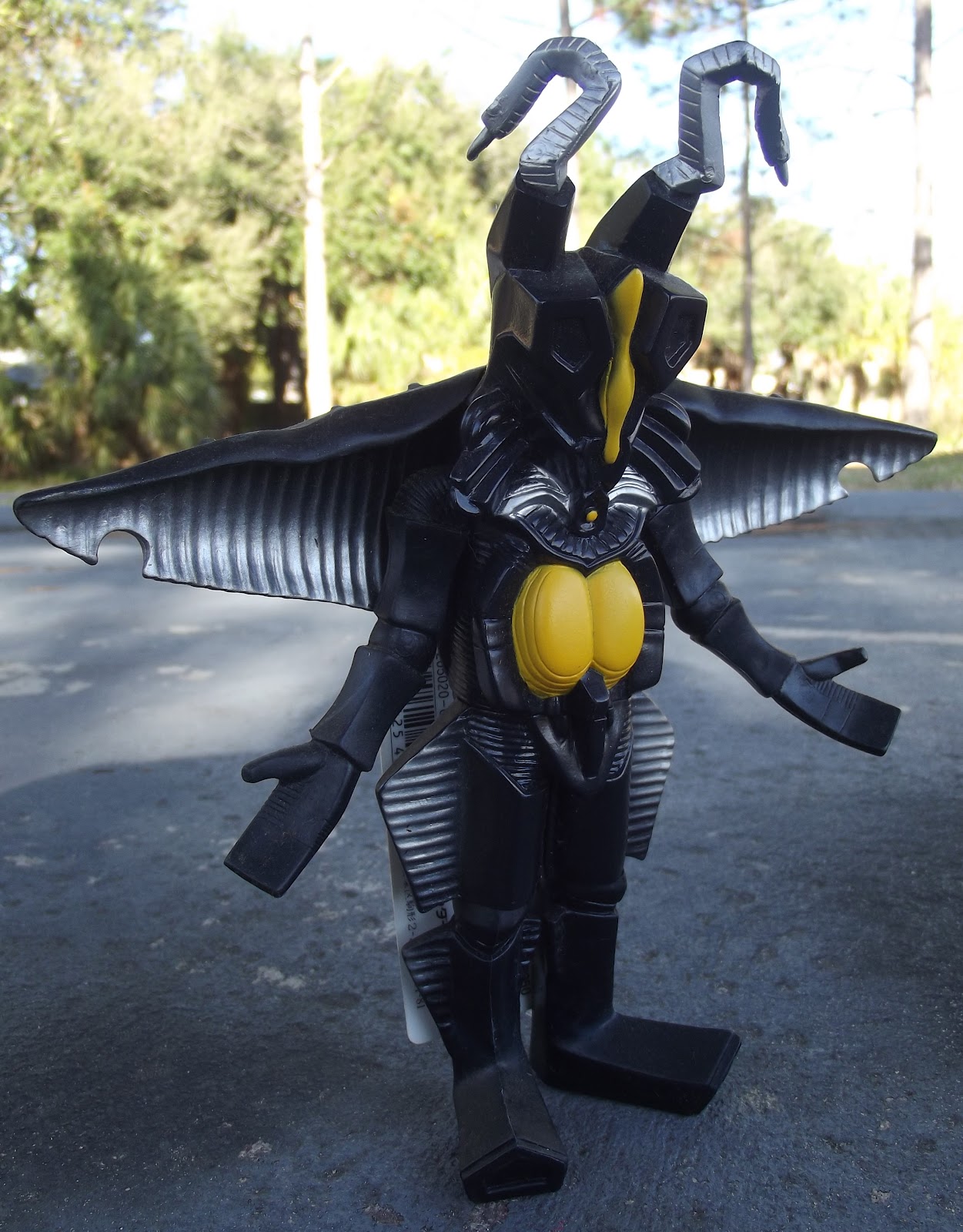 Raging Nerdgasm: Ultraman Powered's Zetton from Bandai