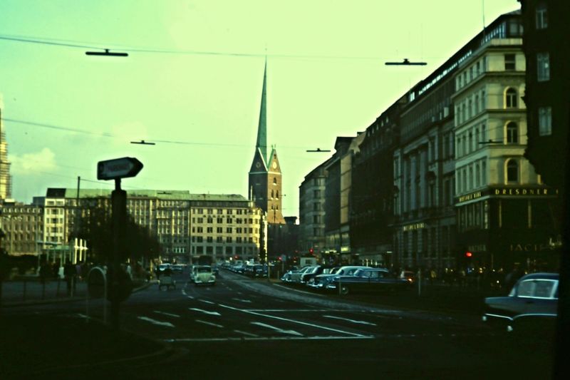 30 Fascinating Color Photos Capture Street Scenes of Europe in 1960 ...