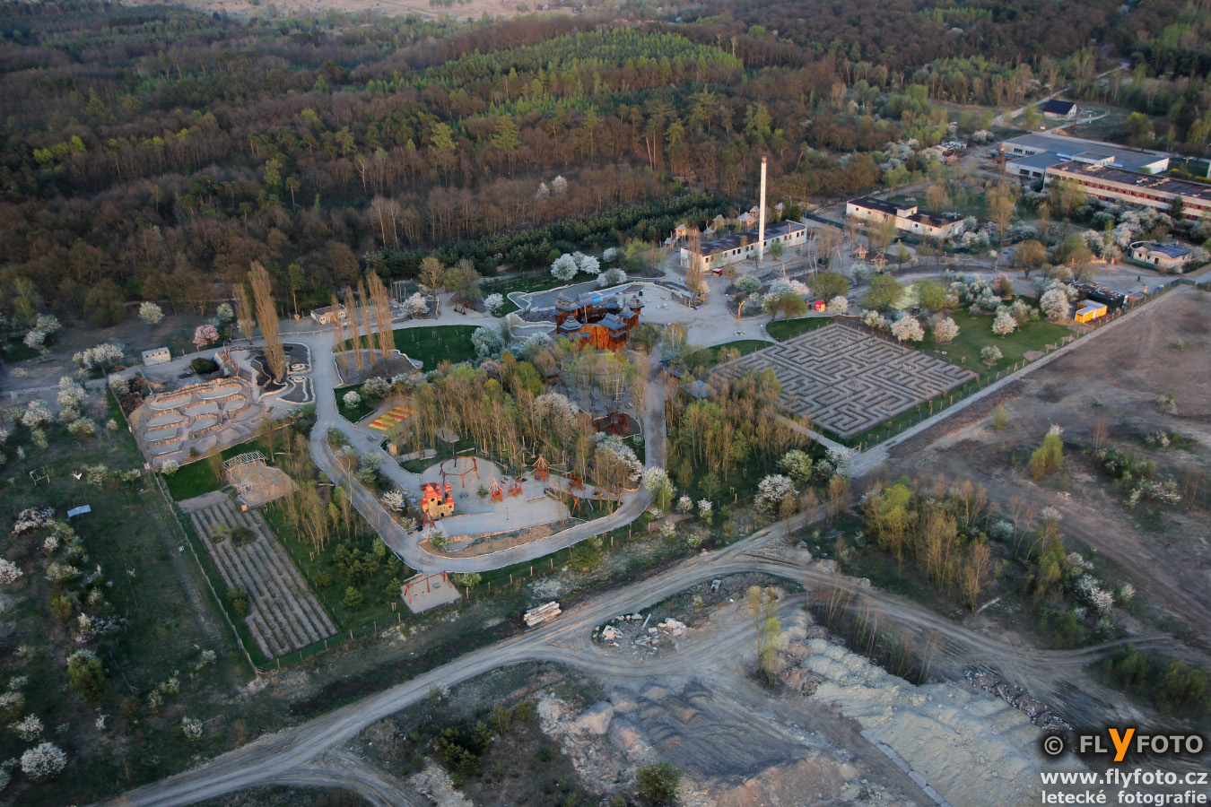 FLyFOTO letecká fotografie a video: Milovice
