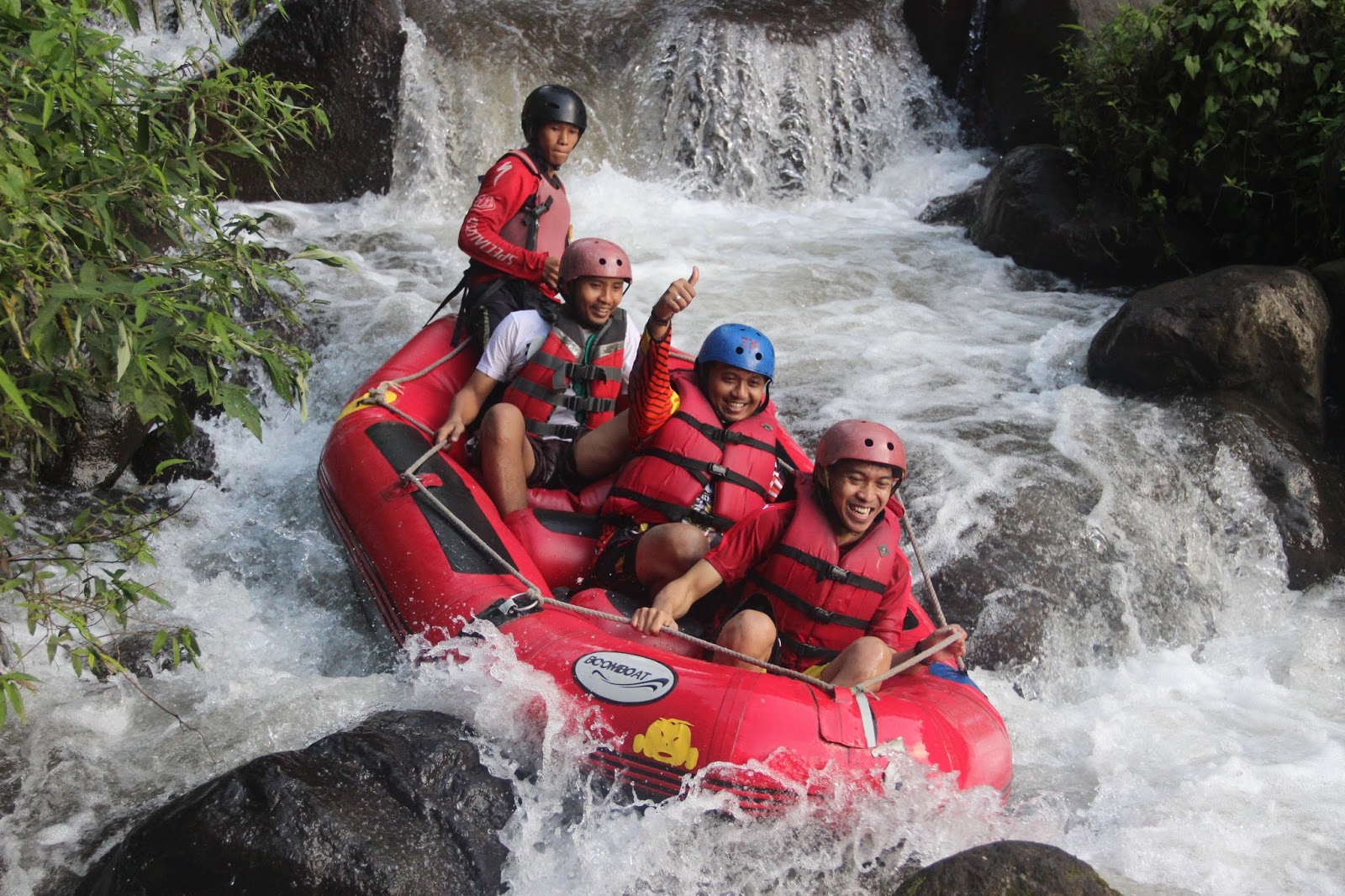 FOTOKUDEWE: MAHAMERU RAFTING HASTA PRAJATAMA TEAM