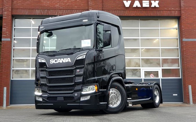 Raridade: Scania V8 com câmbio manual é colocado à venda na Europa