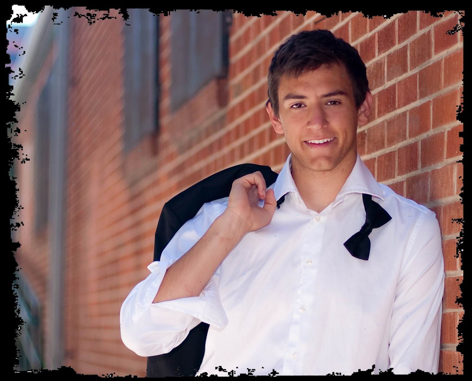 10 TIPS FOR SENIOR GUYS TO ROCK THEIR SENIOR PORTRAIT SESSION
