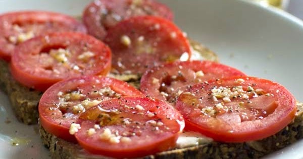 Simple Delicious and Healthy Idea: Sliced Tomatoes on Breakfast Toast