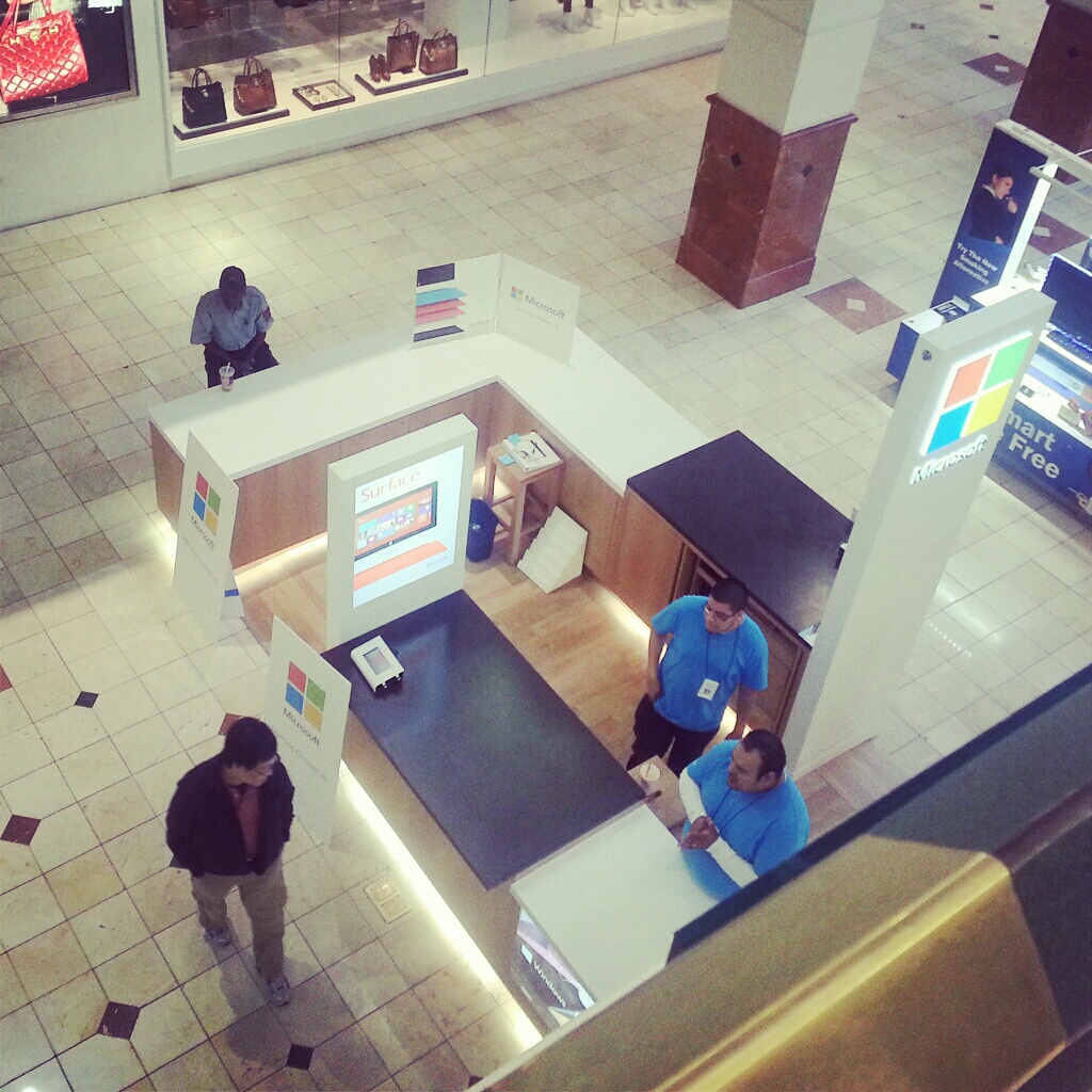 Robert Dyer @ Bethesda Row: MICROSOFT POP-UP KIOSK WILL HAVE XBOX, HALO ...