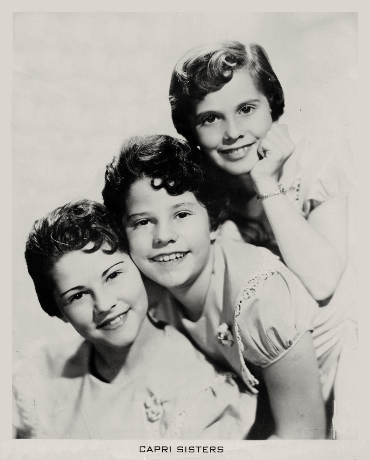 WHITE DOO-WOP COLLECTOR: THE CAPRI SISTERS_I'm Gonna Wish For You