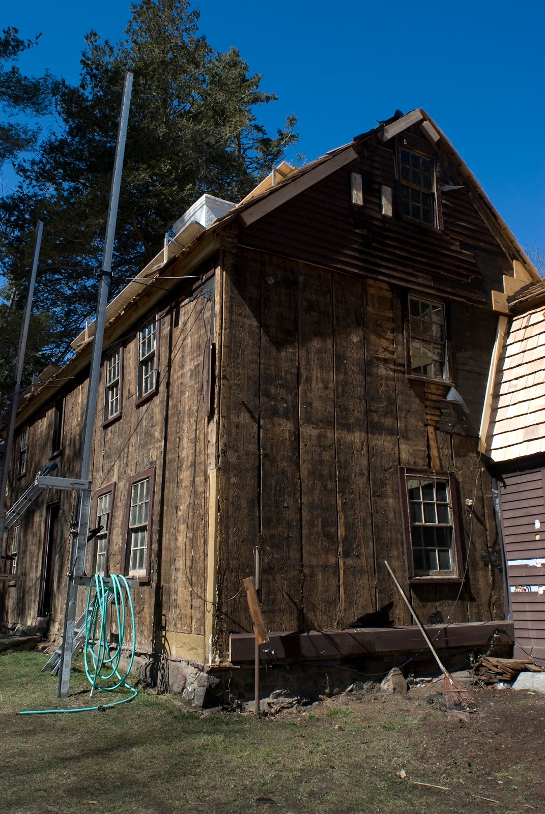 Antique Houses Of Gloucester And Beyond: PLANK FRAMES, SECRETS IN THE ...