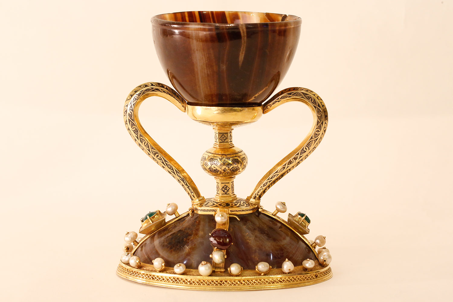 PASIÓN POR MVNDA: El libro 'El cáliz revelado' recoge los últimos ...