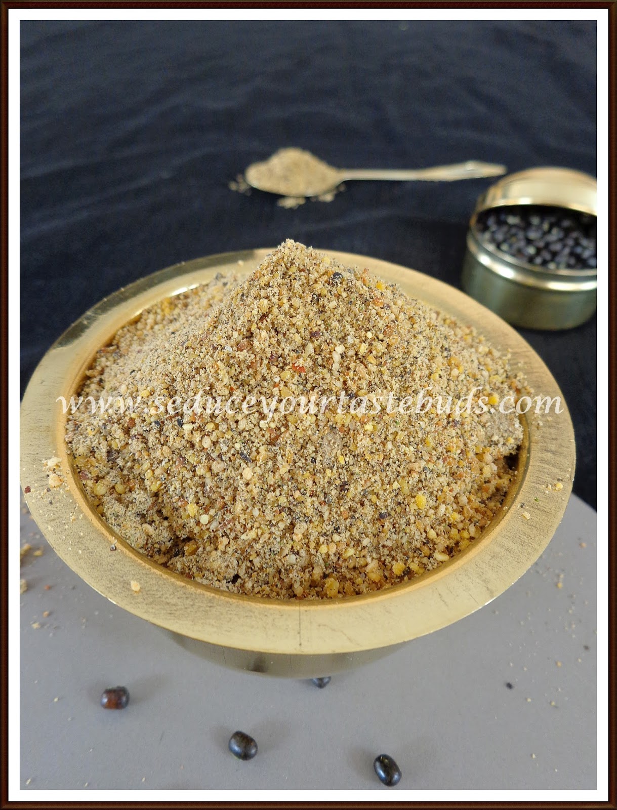 Idli Milagai Podi Recipe [made with Black Urad Dal] | Lentil Spice Mix ...