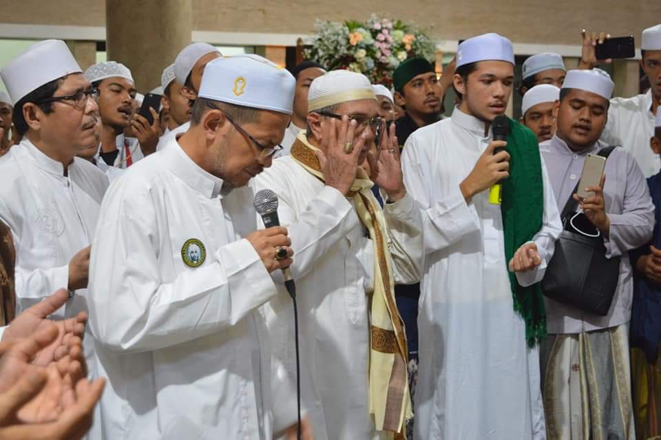 Haul Habib Abdurrahman Alhabsyi Di Cikini Lancar, Pengurus Maqom ... Haul Habib Abdurrahman Alhabsyi Di Cikini Lancar, Pengurus Maqom ...