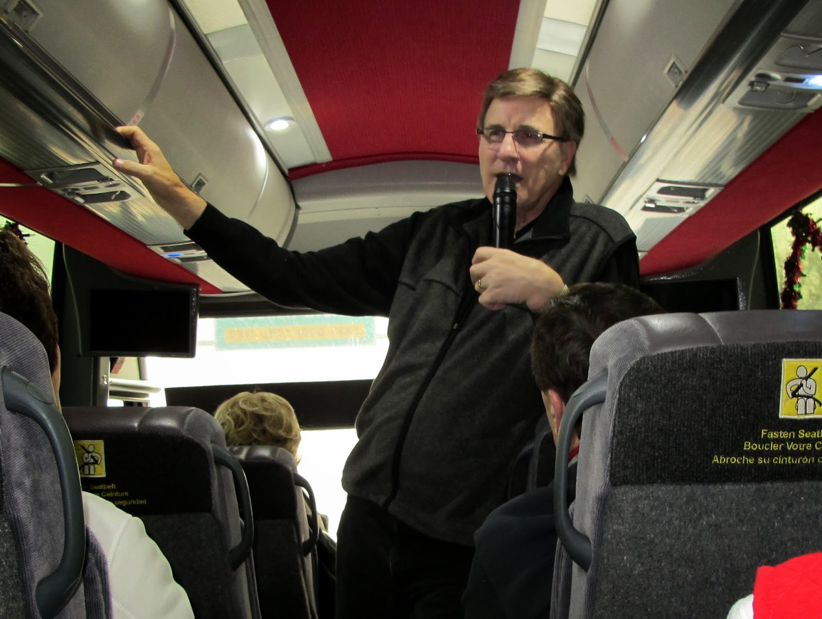 Travels with Sue & Al: Gloria & Larry Lundstrom's Branson Christmas Tour