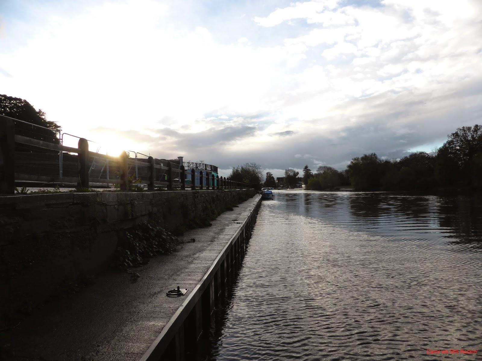 Wide Beam - Still Rockin': A busy River Thames