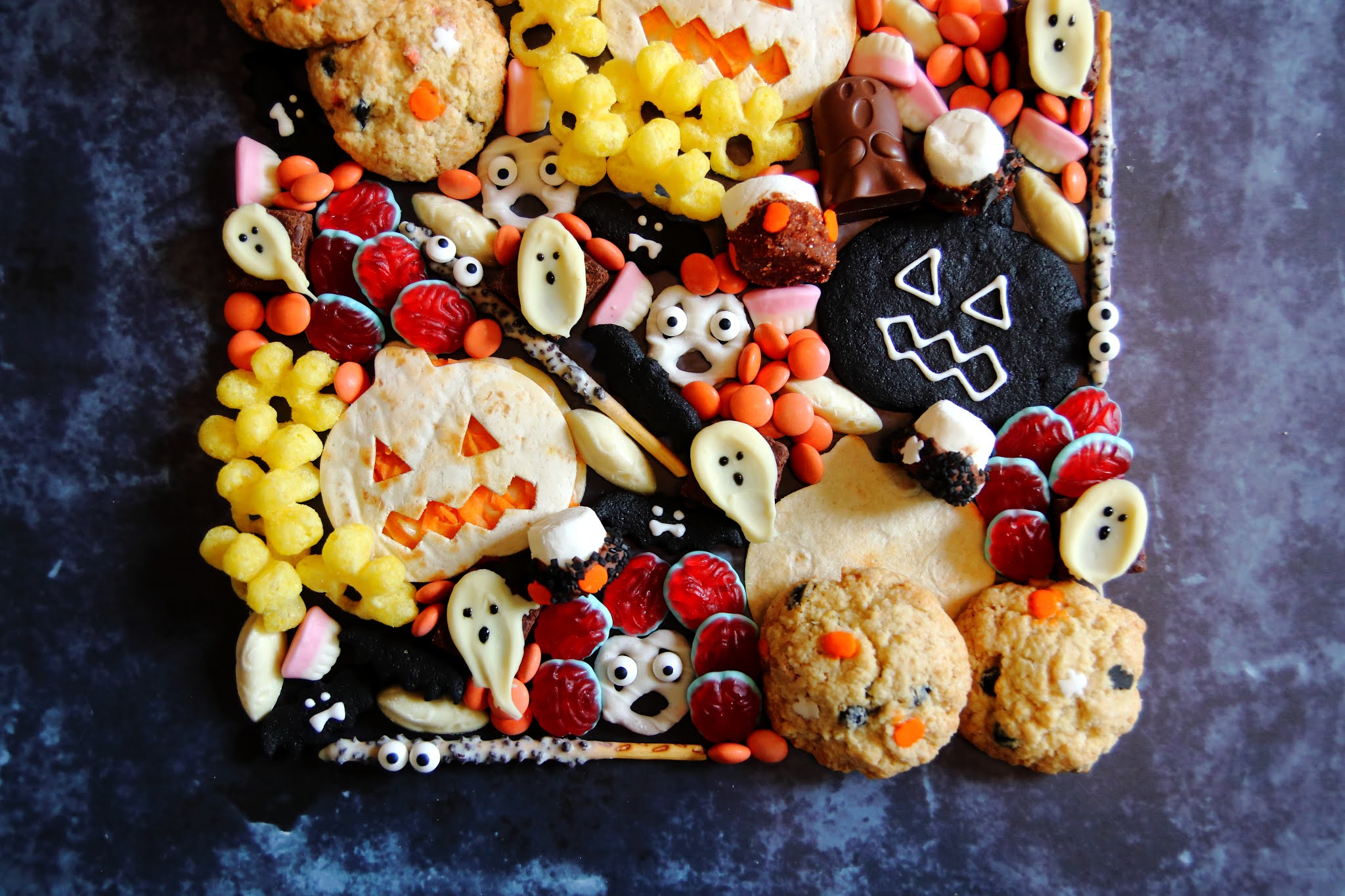 HOW TO: Create an Easy Halloween Grazing Board | Treasure Every Moment