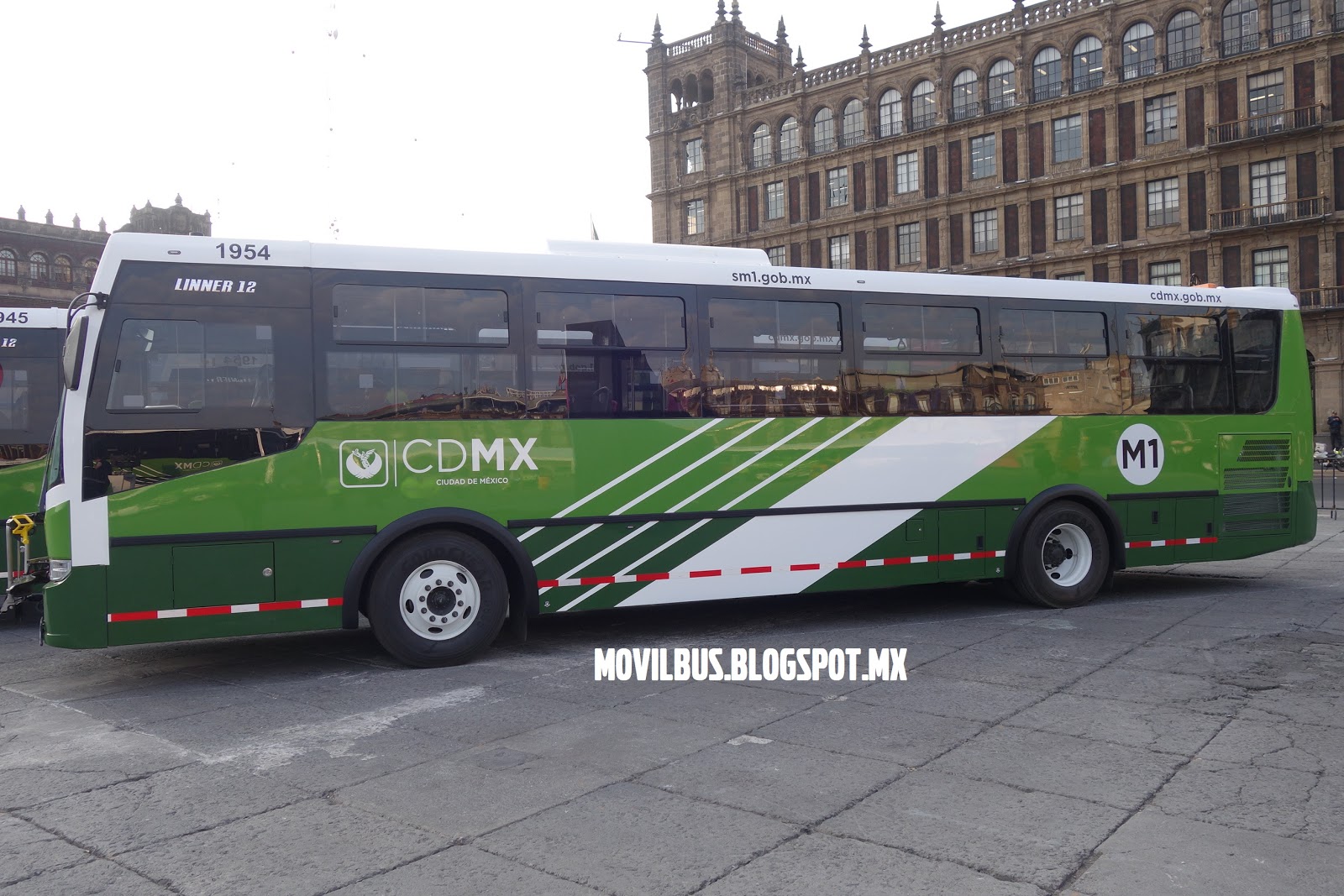 DINA ENTREGA 74 AUTOBUSES AL SISTEMA DE MOVIBLIDAD M1.