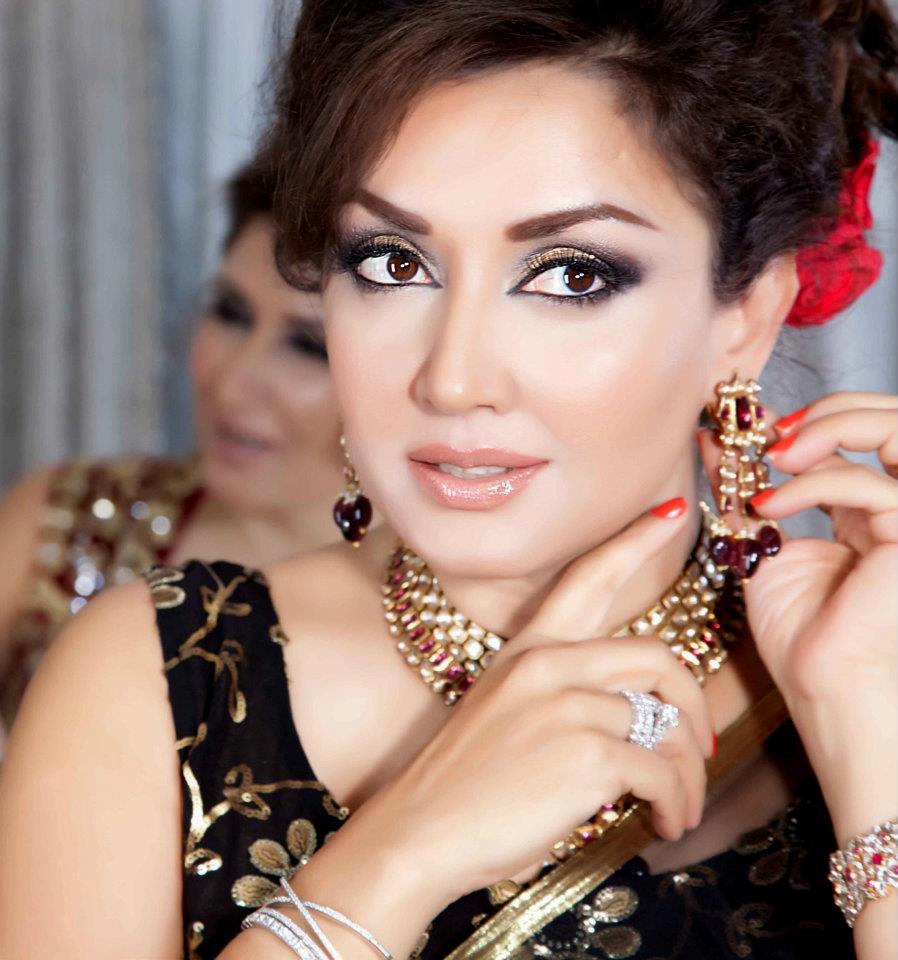 Fashion Mania : Pakistani Singer Madam Noor Jahan Beautiful Daughters Fashion Mania : Pakistani Singer Madam Noor Jahan Beautiful Daughters