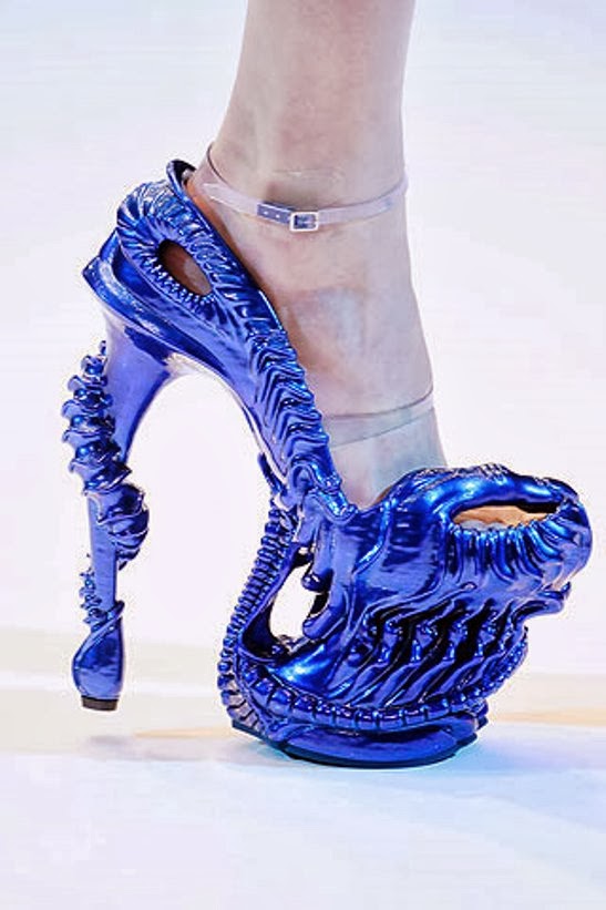 Curiosidades del Mundo: Los 200 Zapatos más raros y extraños del mundo.