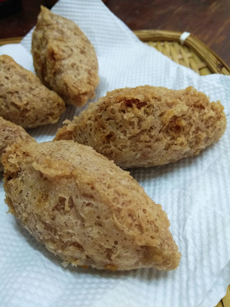 Elinluv's Tidbits Corner: Taro Puff