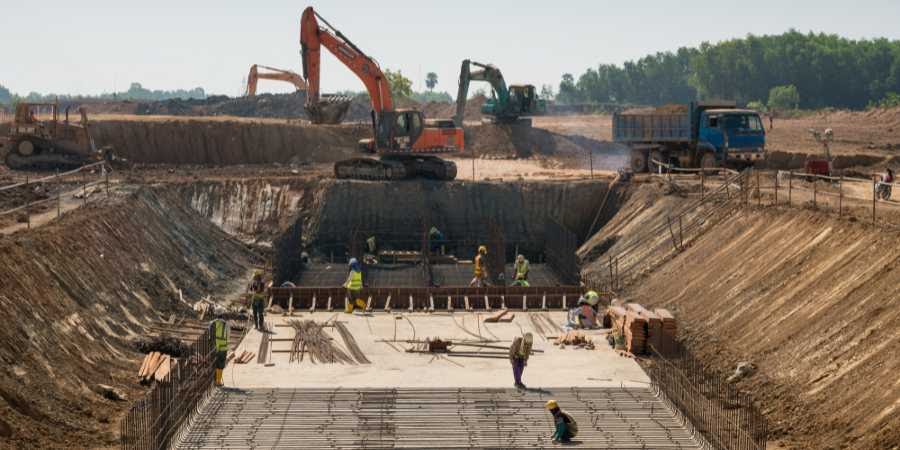 Safety Toolbox Talk Meeting Topic: Working around heavy equipment ...